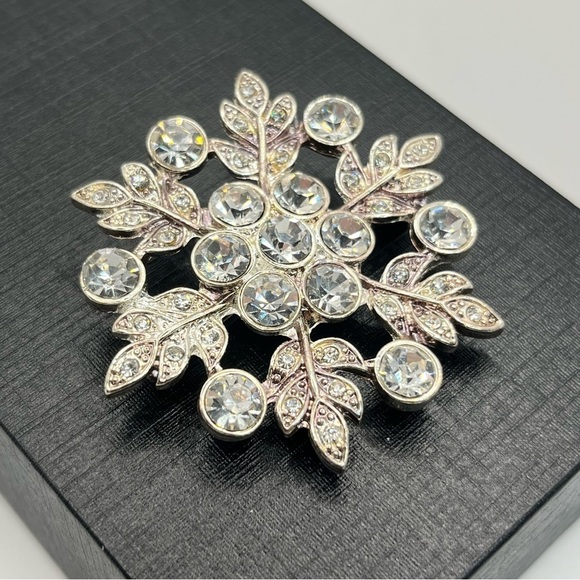 Vintage | Jewelry | Vtg 8s Ice Crystal Floral Snowflake Silver Tone ...